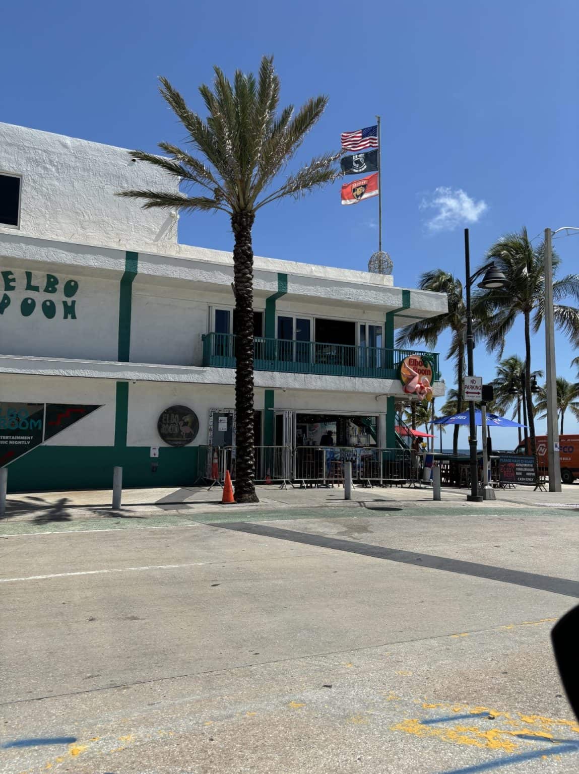 Elbo Room - The Legendary Beach Bar!